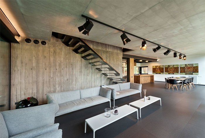 House Composed of Glass and Rusted Steel - InteriorZine