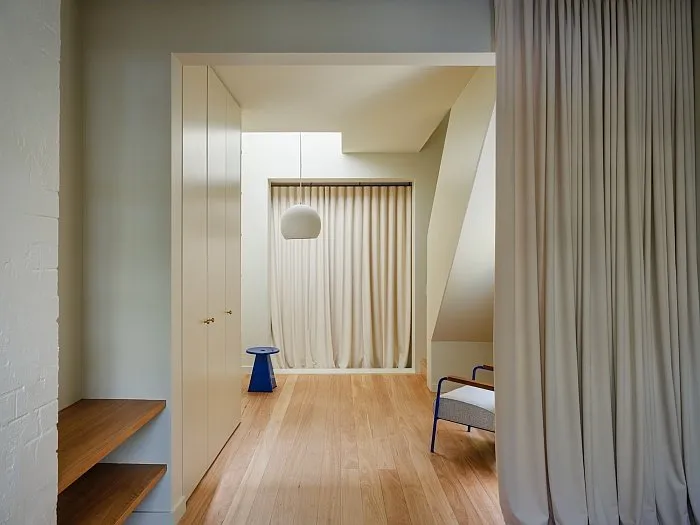 Living Fluidly: An Artist’s Home Without Boundaries - InteriorZine
